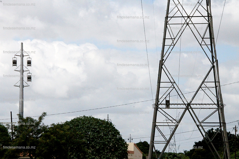 Obras de construção da segunda linha de transporte de Alta Tensão a ...