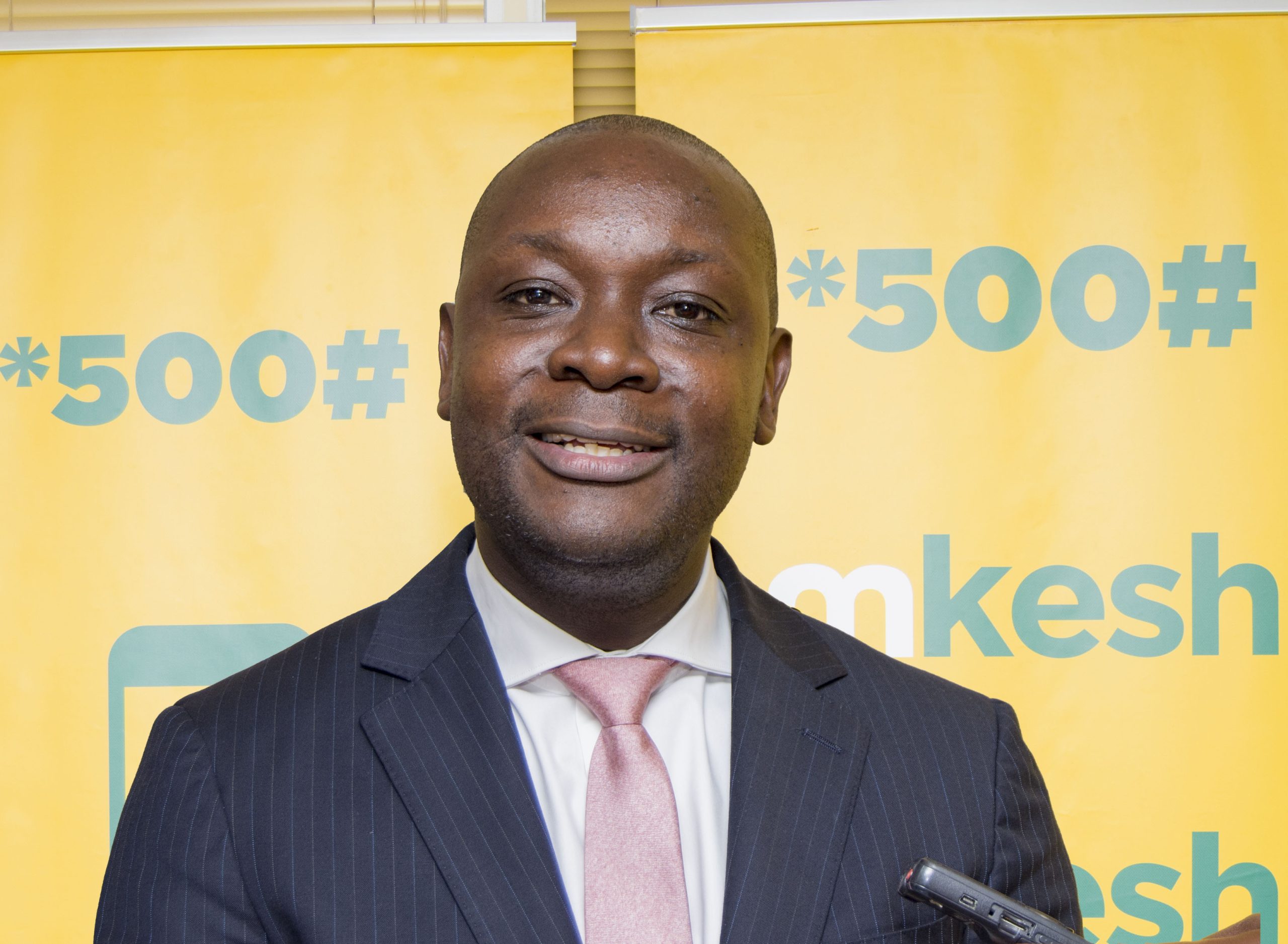 Celso Ferreira, com 23 anos de experiência em telecomunicações ...