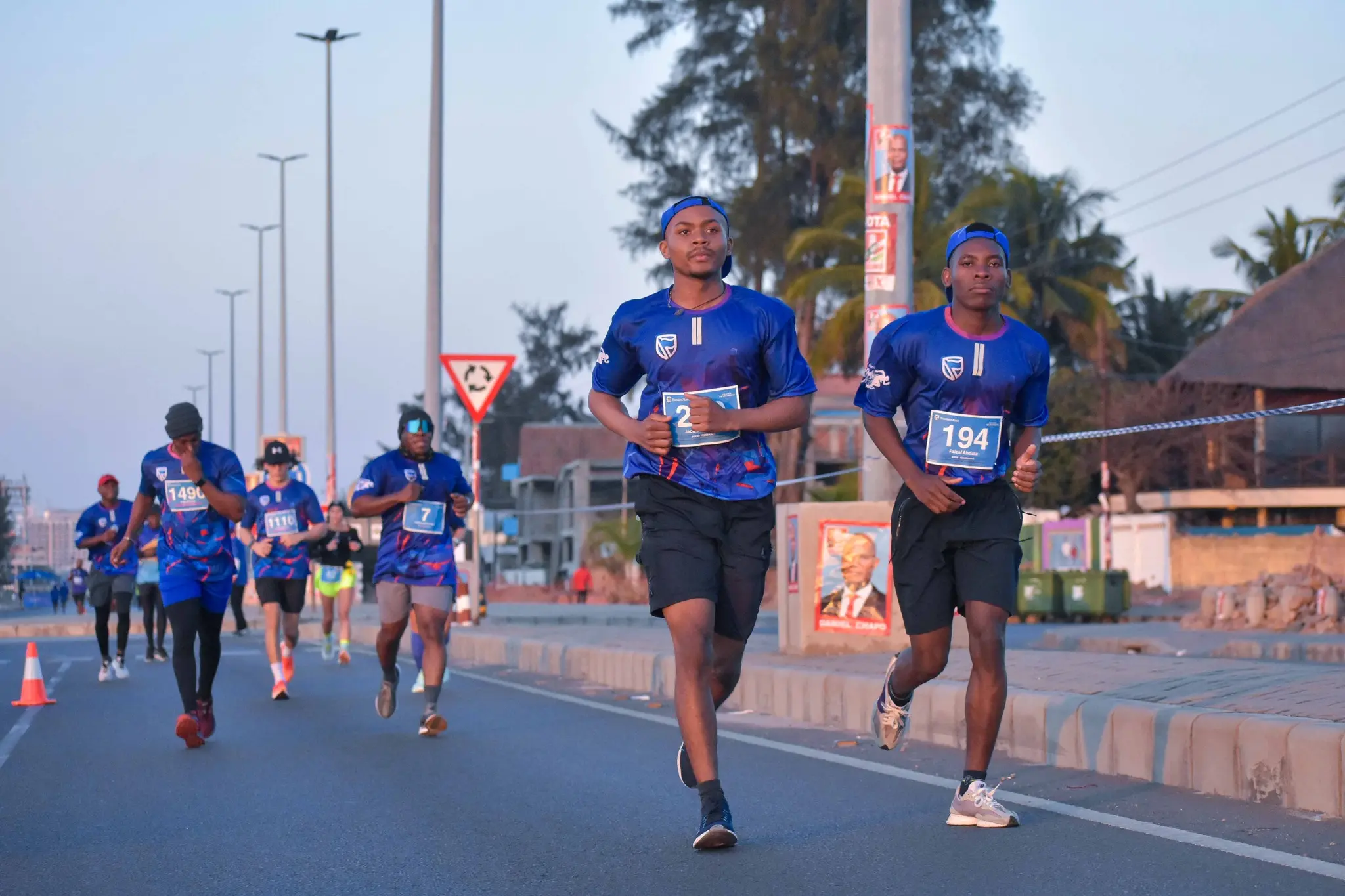 Corrida Azul: Standard Bank leva a festa do atletismo para Beira e Nampula