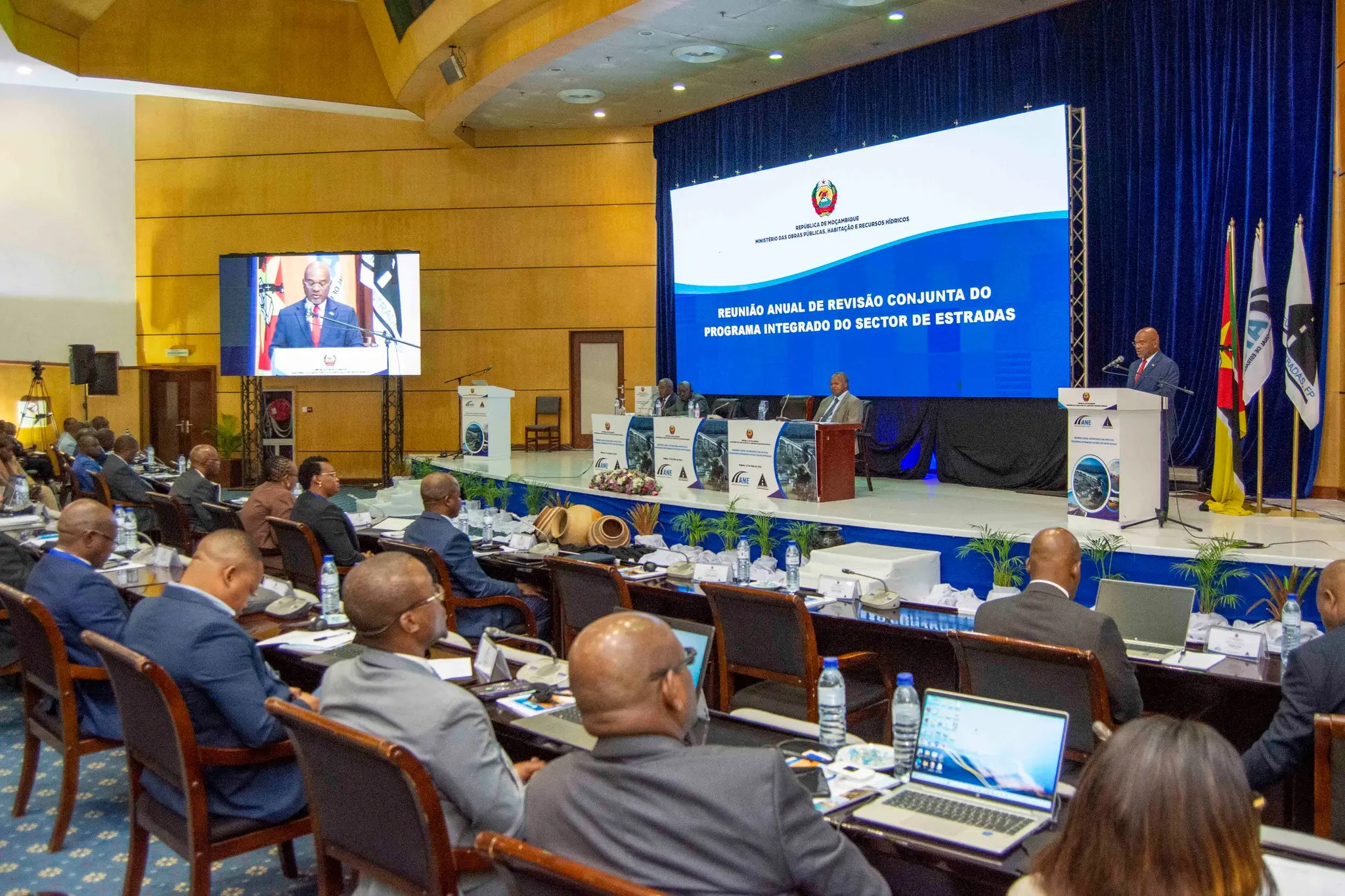 Programa Auto-Sustentado de Manutenção de Estradas traz nova visão para ...