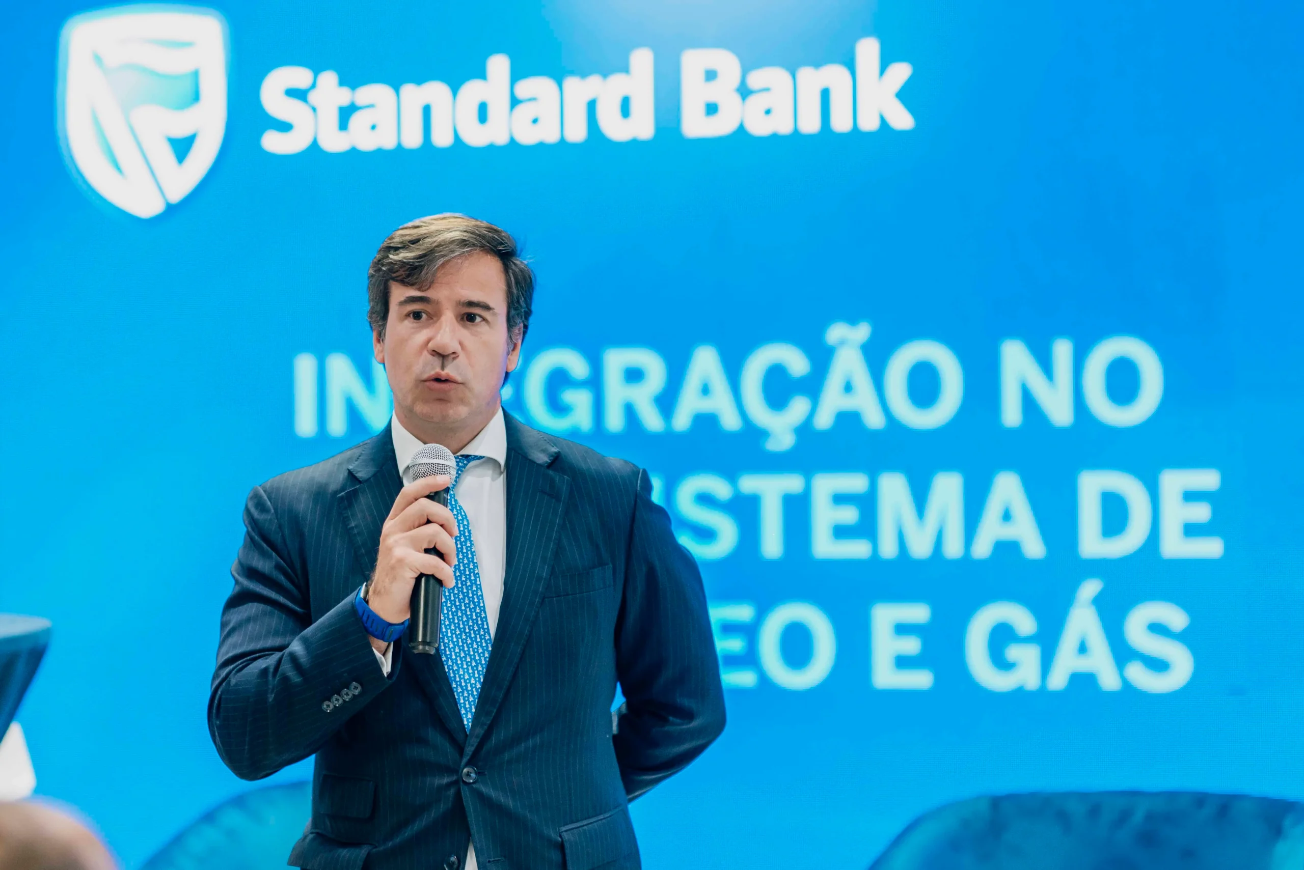 Standard Bank acredita que serviços locais possam captar 10% do ...