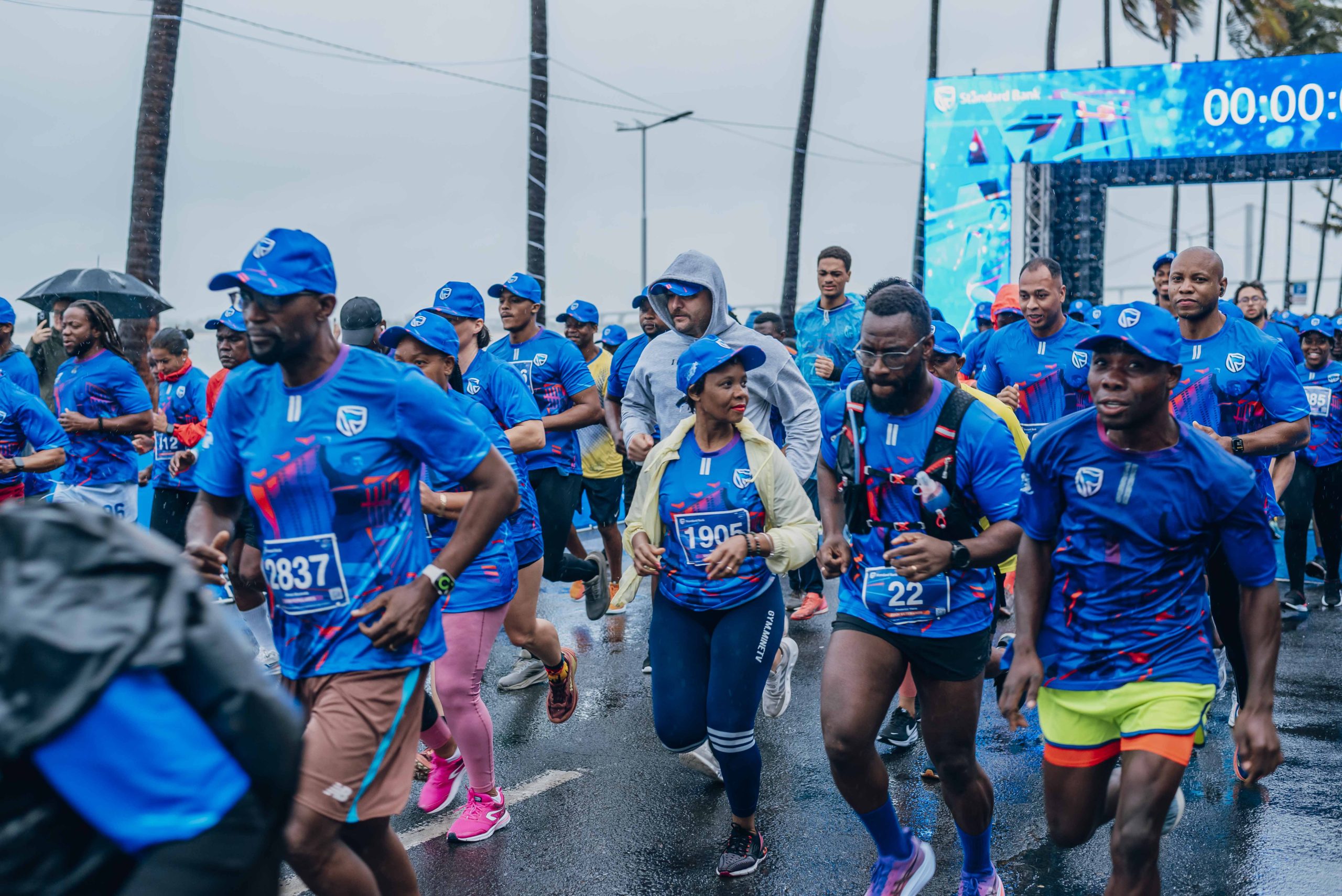 Nelton Novele e Ester Chiweia vencem a 7.ª edição da Corrida Azul do ...